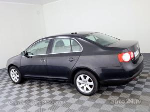 Черный Фольксваген Джетта 2006 в Таллин, объемом двигателя 1.90 л и пробегом 234 тыс. км за 999 €, фото 5 на AUTOMOTO.COM.LV