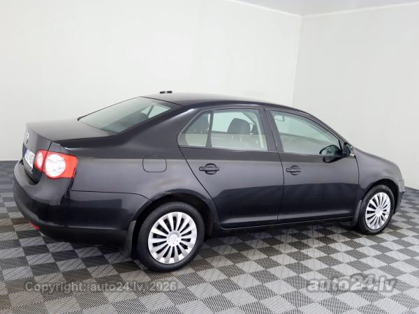 Фольксваген Джетта 2006 в Таллин на AUTOMOTO.COM.LV Черный Фольксваген Джетта 2006 в Таллин, объемом двигателя 1.60 л и пробегом 168 тыс. км за 1499 €, фото 4 на AUTOMOTO.COM.LV