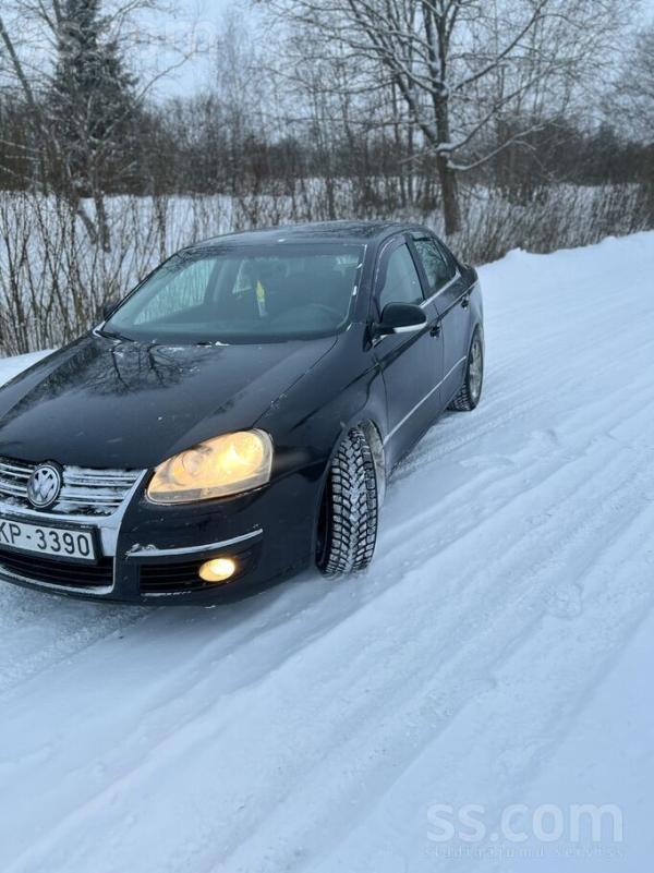 Black Volkswagen Jetta 2007 in Gulbene, with an engine capacity of 1.90 L and mileage of 299 thousand km for 1750 €, photo 2 on AUTOMOTO.COM.LV