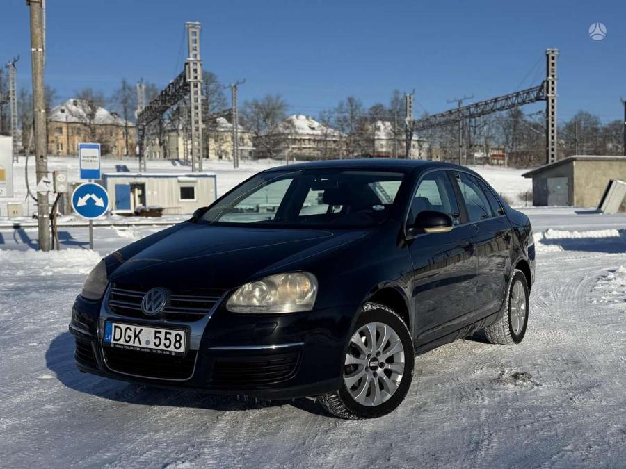 Melns Volkswagen Jetta 2007 Viļņa, ar dzinēja tilpumu 1.60 L un nobraukumu 190 tūkst. km par 1250 €, foto 1 vietnē AUTOMOTO.COM.LV