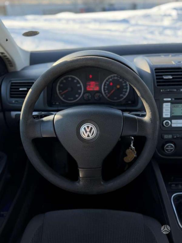Melns Volkswagen Jetta 2007 Viļņa, ar dzinēja tilpumu 1.60 L un nobraukumu 190 tūkst. km par 1250 €, foto 10 vietnē AUTOMOTO.COM.LV