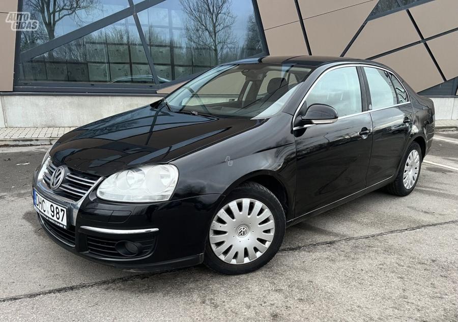 Melns Volkswagen Jetta 2007 Šauļi, ar dzinēja tilpumu 1.90 L un nobraukumu 290 tūkst. km par 1600 €, foto 1 vietnē AUTOMOTO.COM.LV