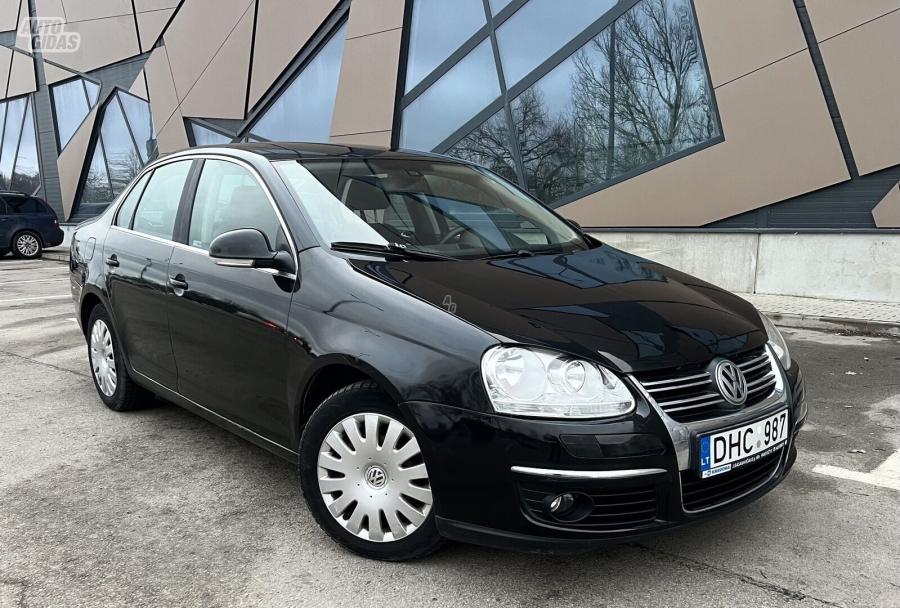 Melns Volkswagen Jetta 2007 Šauļi, ar dzinēja tilpumu 1.90 L un nobraukumu 290 tūkst. km par 1600 €, foto 2 vietnē AUTOMOTO.COM.LV
