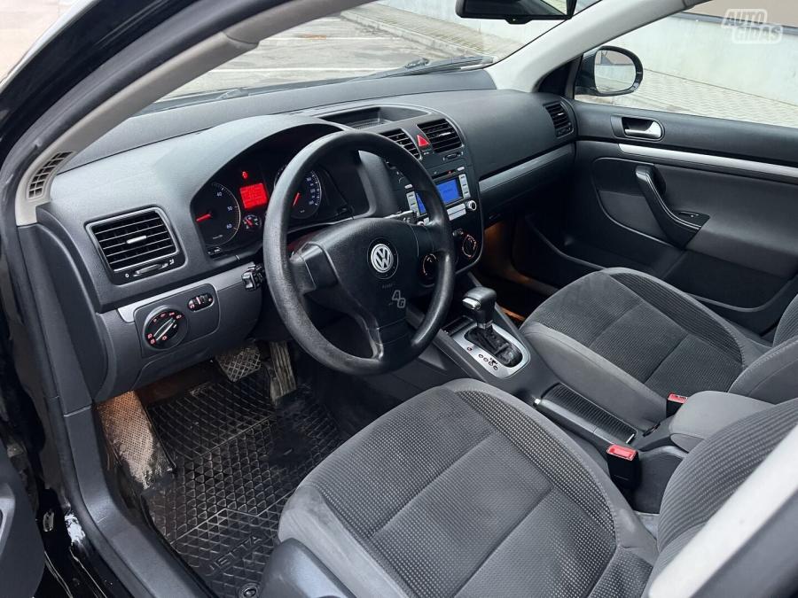 Melns Volkswagen Jetta 2007 Šauļi, ar dzinēja tilpumu 1.90 L un nobraukumu 290 tūkst. km par 1600 €, foto 9 vietnē AUTOMOTO.COM.LV