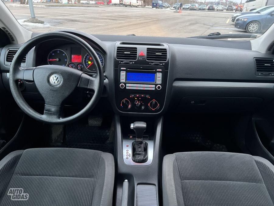 Melns Volkswagen Jetta 2007 Šauļi, ar dzinēja tilpumu 1.90 L un nobraukumu 290 tūkst. km par 1600 €, foto 10 vietnē AUTOMOTO.COM.LV