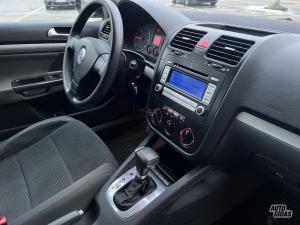 Melns Volkswagen Jetta 2007 Šauļi, ar dzinēja tilpumu 1.90 L un nobraukumu 290 tūkst. km par 1600 €, foto 11 vietnē AUTOMOTO.COM.LV