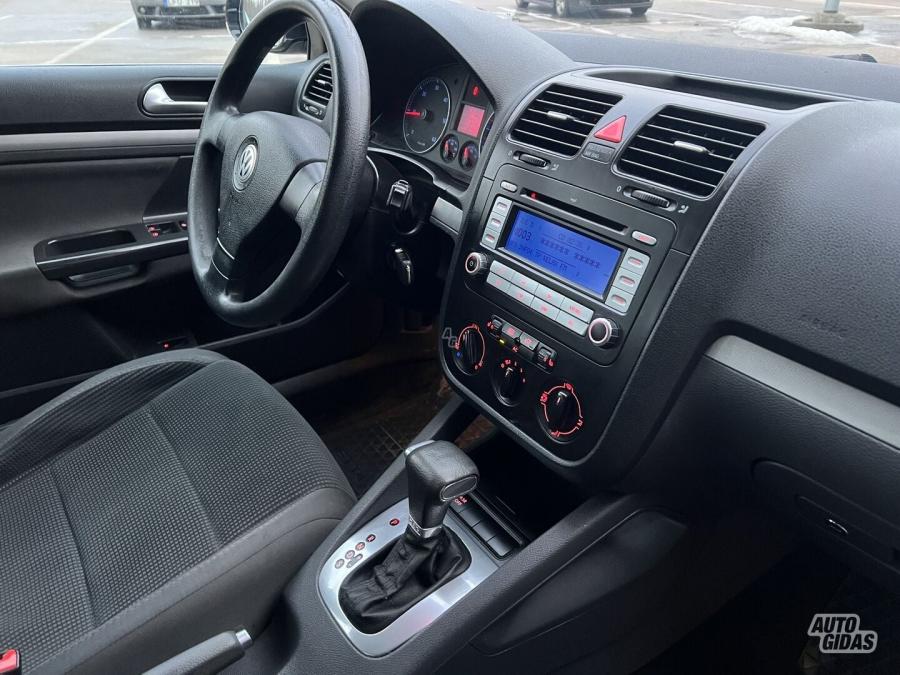 Melns Volkswagen Jetta 2007 Šauļi, ar dzinēja tilpumu 1.90 L un nobraukumu 290 tūkst. km par 1600 €, foto 11 vietnē AUTOMOTO.COM.LV