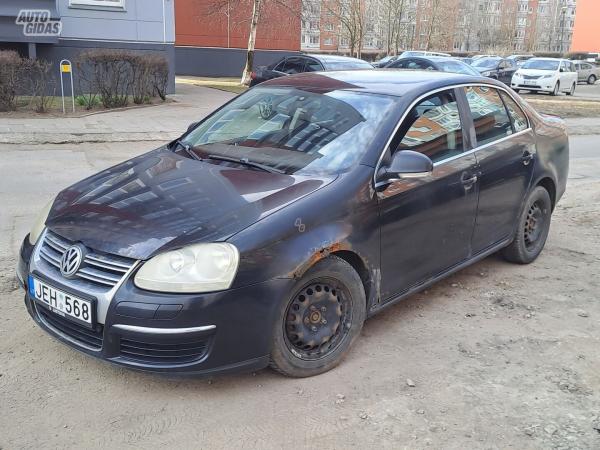 Melns Volkswagen Jetta 2007 Klaipėda, ar dzinēja tilpumu 2.00 L un nobraukumu 400 tūkst. km par 500 €, foto 4 vietnē AUTOMOTO.COM.LV