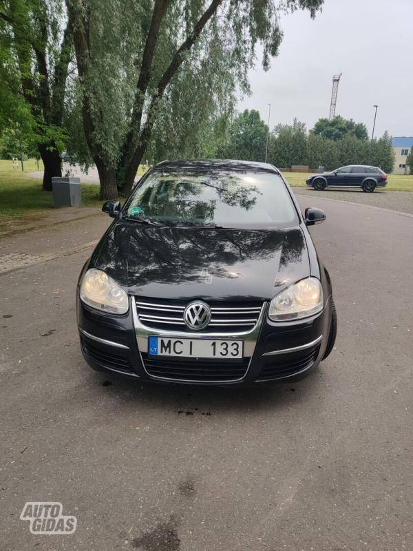 Черный Фольксваген Джетта 2007 в Паневежис, объемом двигателя 1.90 л и пробегом 240 тыс. км за 1050 €, фото 1 на AUTOMOTO.COM.LV