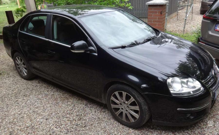 Melns Volkswagen Jetta 2007 Viļņa, ar dzinēja tilpumu 1.90 L un nobraukumu 297 tūkst. km par 1500 €, foto 1 vietnē AUTOMOTO.COM.LV