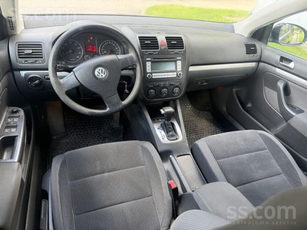 Black Volkswagen Jetta 2007 in Kuldiga, with an engine capacity of 1.60 L and mileage of 169 thousand km for 1850 €, photo 6 on AUTOMOTO.COM.LV