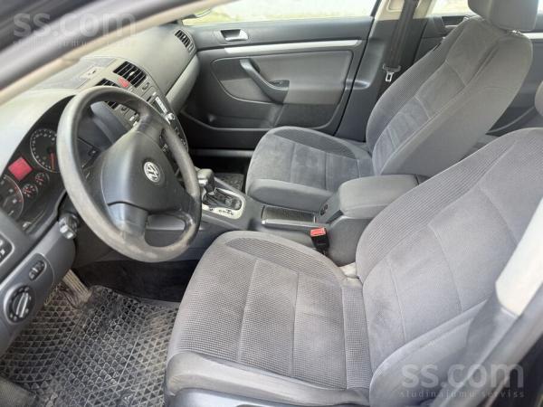 Black Volkswagen Jetta 2007 in Kuldiga, with an engine capacity of 1.60 L and mileage of 169 thousand km for 1850 €, photo 7 on AUTOMOTO.COM.LV