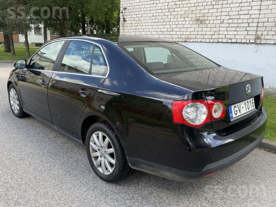 Melns Volkswagen Jetta 2007 Kuldīga, ar dzinēja tilpumu 1.60 L un nobraukumu 169 tūkst. km par 1850 €, foto 6 vietnē AUTOMOTO.COM.LV