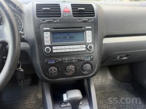 Melns Volkswagen Jetta 2007 Kuldīga, ar dzinēja tilpumu 1.60 L un nobraukumu 169 tūkst. km par 1850 €, foto 12 vietnē AUTOMOTO.COM.LV