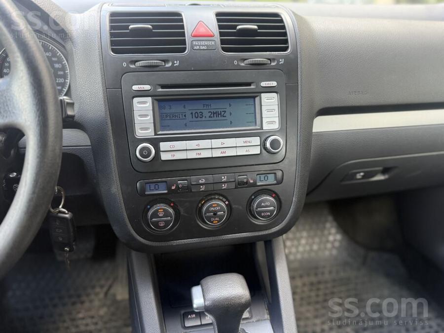 Melns Volkswagen Jetta 2007 Kuldīga, ar dzinēja tilpumu 1.60 L un nobraukumu 169 tūkst. km par 1850 €, foto 12 vietnē AUTOMOTO.COM.LV