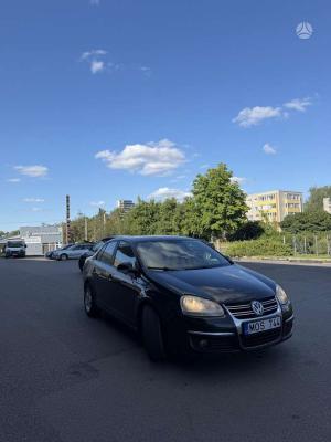 Melns Volkswagen Jetta 2007 Viļņa, ar dzinēja tilpumu 1.90 L un nobraukumu 324 tūkst. km par 1380 €, foto 3 vietnē AUTOMOTO.COM.LV