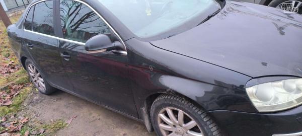 Black Volkswagen Jetta 2007 in Vilnius, with an engine capacity of 1.90 L and mileage of 300 thousand km for 580 €, photo 2 on AUTOMOTO.COM.LV