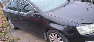 Black Volkswagen Jetta 2007 in Vilnius, with an engine capacity of 1.90 L and mileage of 300 thousand km for 650 €, photo 3 on AUTOMOTO.COM.LV