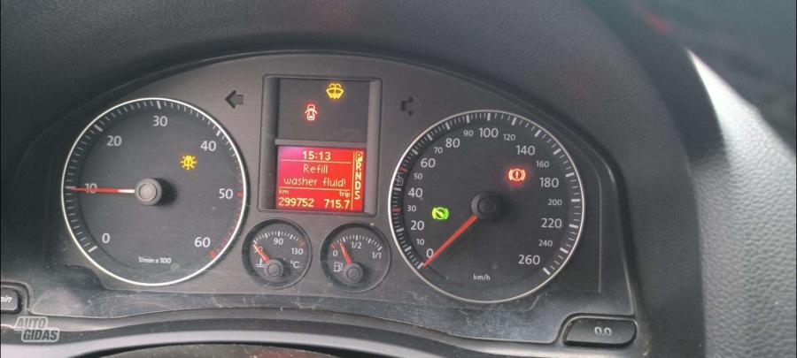 Black Volkswagen Jetta 2007 in Vilnius, with an engine capacity of 1.90 L and mileage of 300 thousand km for 650 €, photo 7 on AUTOMOTO.COM.LV