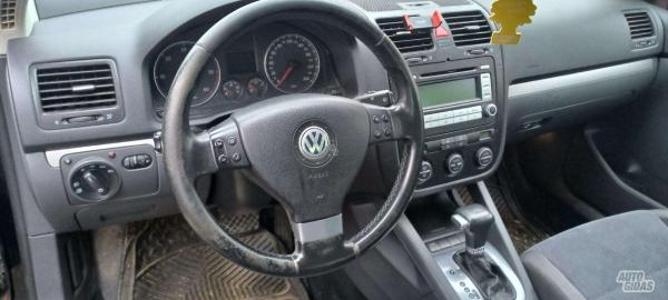 Black Volkswagen Jetta 2007 in Vilnius, with an engine capacity of 1.90 L and mileage of 300 thousand km for 580 €, photo 3 on AUTOMOTO.COM.LV