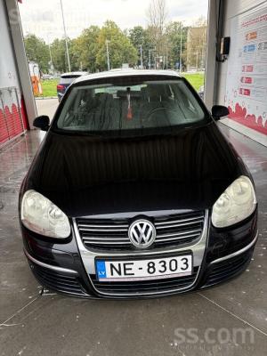 Melns Volkswagen Jetta 2007 Rīga, ar dzinēja tilpumu 2.00 L un nobraukumu 370 tūkst. km par 1700 €, foto  vietnē AUTOMOTO.COM.LV