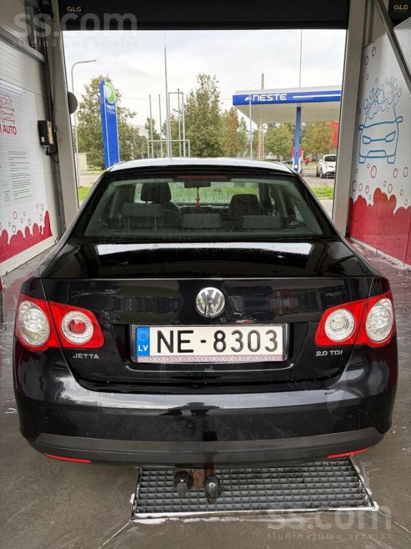 Melns Volkswagen Jetta 2007 Rīga, ar dzinēja tilpumu 2.00 L un nobraukumu 370 tūkst. km par 1700 €, foto 4 vietnē AUTOMOTO.COM.LV