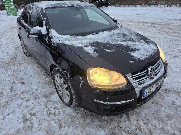Black Volkswagen Jetta 2008 in Riga, with an engine capacity of 1.40 L and mileage of 138 thousand km for 2000 €, photo 3 on AUTOMOTO.COM.LV