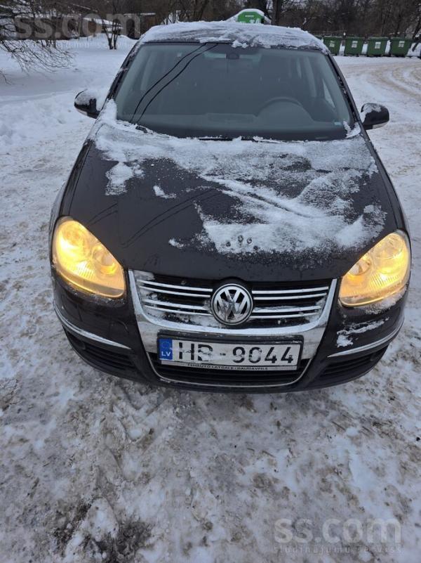 Black Volkswagen Jetta 2008 in Riga, with an engine capacity of 1.40 L and mileage of 138 thousand km for 2000 €, photo 4 on AUTOMOTO.COM.LV