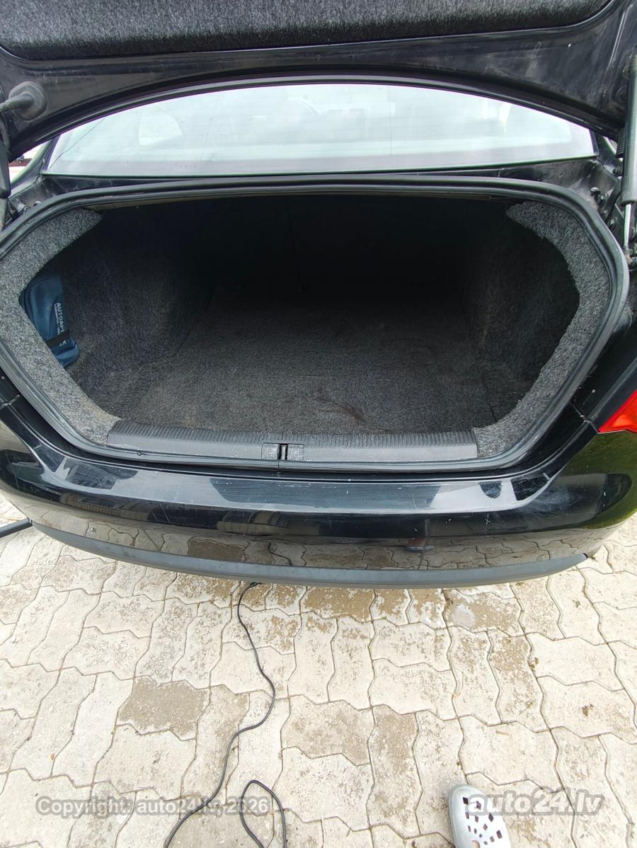 Melns Volkswagen Jetta 2008 Tallina, ar dzinēja tilpumu 1.60 L un nobraukumu 197 tūkst. km par 1999 €, foto 12 vietnē AUTOMOTO.COM.LV