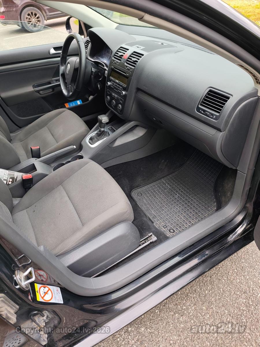 Melns Volkswagen Jetta 2008 Tallina, ar dzinēja tilpumu 1.60 L un nobraukumu 197 tūkst. km par 1999 €, foto 20 vietnē AUTOMOTO.COM.LV