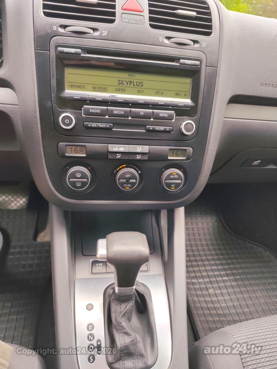 Melns Volkswagen Jetta 2008 Tallina, ar dzinēja tilpumu 1.60 L un nobraukumu 197 tūkst. km par 1999 €, foto 21 vietnē AUTOMOTO.COM.LV