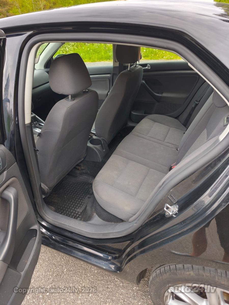 Melns Volkswagen Jetta 2008 Tallina, ar dzinēja tilpumu 1.60 L un nobraukumu 197 tūkst. km par 1999 €, foto 22 vietnē AUTOMOTO.COM.LV