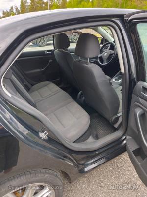 Melns Volkswagen Jetta 2008 Tallina, ar dzinēja tilpumu 1.60 L un nobraukumu 197 tūkst. km par 1999 €, foto 23 vietnē AUTOMOTO.COM.LV