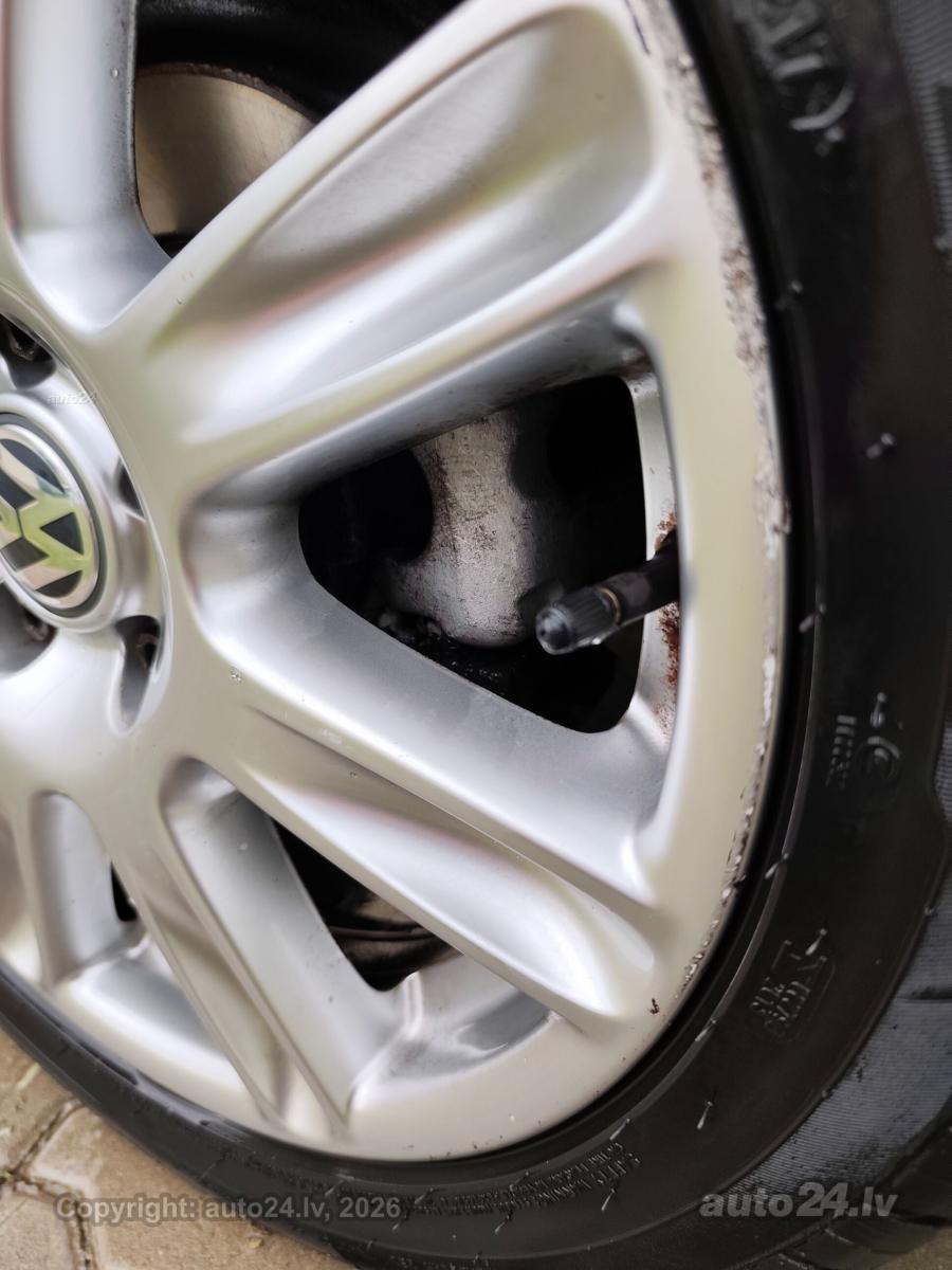 Melns Volkswagen Jetta 2008 Tallina, ar dzinēja tilpumu 1.60 L un nobraukumu 197 tūkst. km par 1999 €, foto 29 vietnē AUTOMOTO.COM.LV