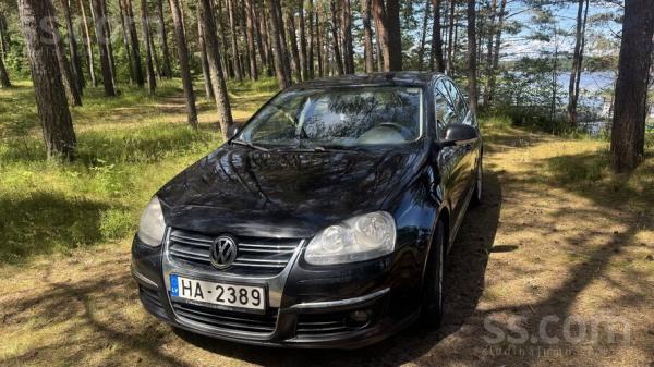 Melns Volkswagen Jetta 2008 Jūrmala, ar dzinēja tilpumu 1.60 L un nobraukumu 302 tūkst. km par 1650 €, foto 2 vietnē AUTOMOTO.COM.LV