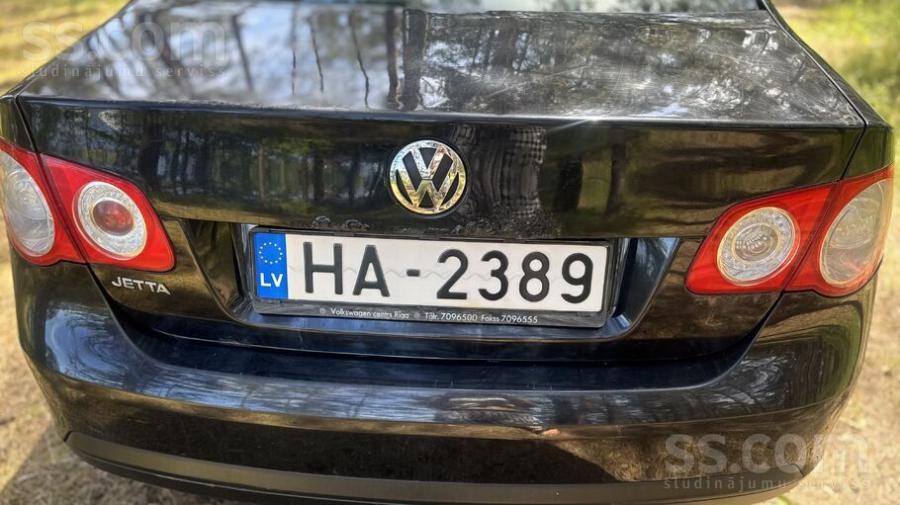 Melns Volkswagen Jetta 2008 Jūrmala, ar dzinēja tilpumu 1.60 L un nobraukumu 302 tūkst. km par 1650 €, foto 13 vietnē AUTOMOTO.COM.LV