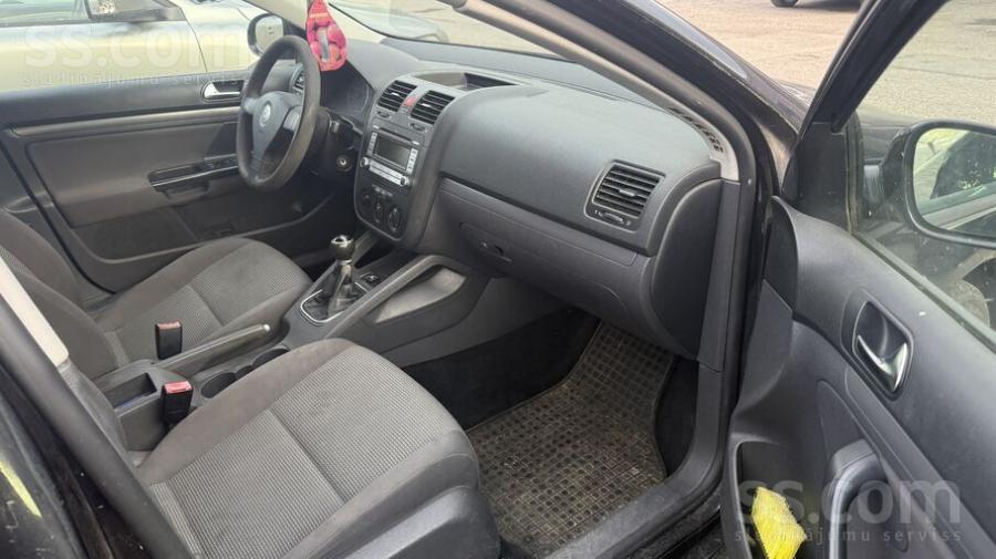 Melns Volkswagen Jetta 2008 Rīga, ar dzinēja tilpumu 1.60 L un nobraukumu 375 tūkst. km par 630 €, foto 3 vietnē AUTOMOTO.COM.LV