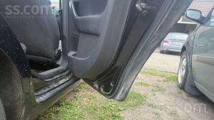 Melns Volkswagen Jetta 2008 Rīga, ar dzinēja tilpumu 1.60 L un nobraukumu 375 tūkst. km par 630 €, foto 5 vietnē AUTOMOTO.COM.LV