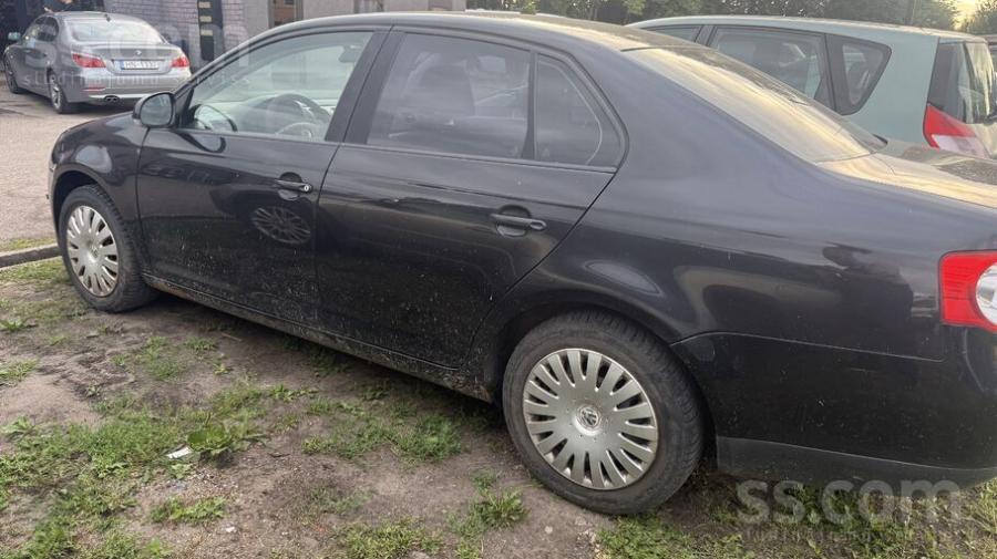 Melns Volkswagen Jetta 2008 Rīga, ar dzinēja tilpumu 1.60 L un nobraukumu 375 tūkst. km par 630 €, foto 8 vietnē AUTOMOTO.COM.LV