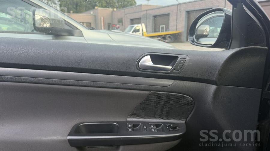 Melns Volkswagen Jetta 2008 Rīga, ar dzinēja tilpumu 1.60 L un nobraukumu 375 tūkst. km par 630 €, foto 10 vietnē AUTOMOTO.COM.LV