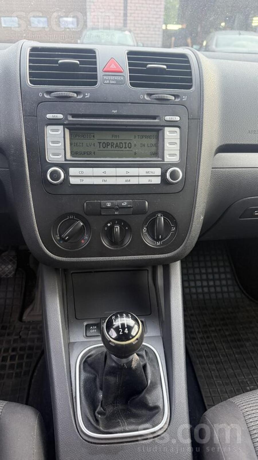 Melns Volkswagen Jetta 2008 Rīga, ar dzinēja tilpumu 1.60 L un nobraukumu 375 tūkst. km par 630 €, foto 12 vietnē AUTOMOTO.COM.LV