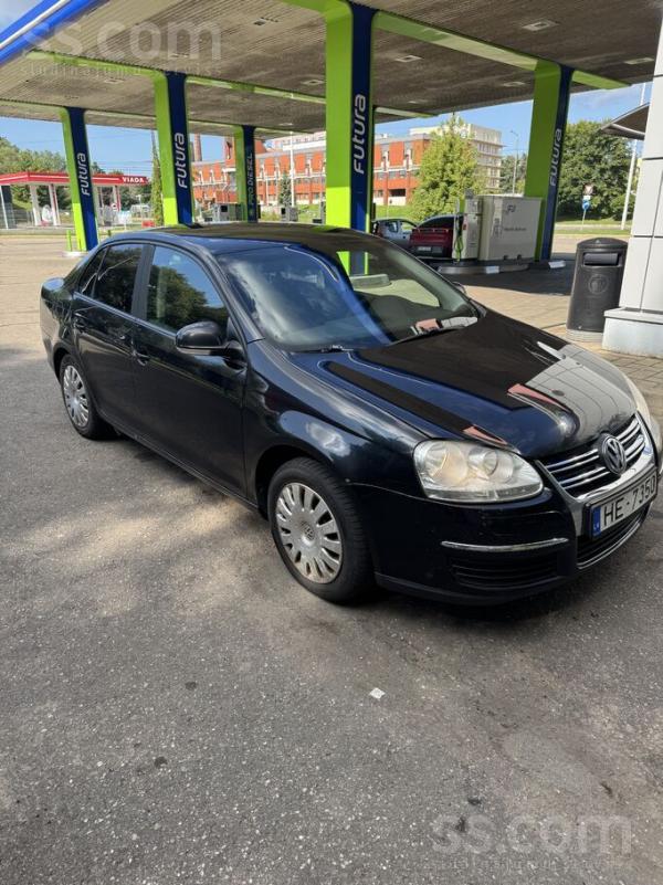 Melns Volkswagen Jetta 2008 Rīga, ar dzinēja tilpumu 1.60 L un nobraukumu 375 tūkst. km par 1360 €, foto 2 vietnē AUTOMOTO.COM.LV