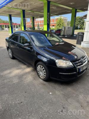 Melns Volkswagen Jetta 2008 Rīga, ar dzinēja tilpumu 1.60 L un nobraukumu 375 tūkst. km par 1360 €, foto 3 vietnē AUTOMOTO.COM.LV