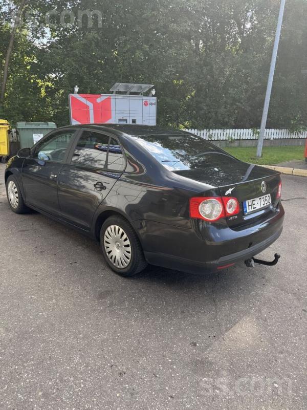 Melns Volkswagen Jetta 2008 Rīga, ar dzinēja tilpumu 1.60 L un nobraukumu 375 tūkst. km par 1360 €, foto 4 vietnē AUTOMOTO.COM.LV