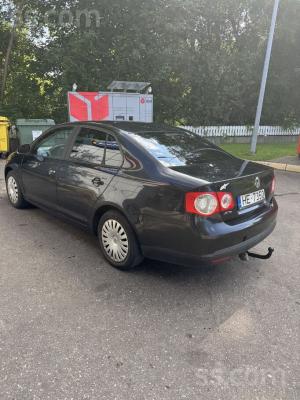 Melns Volkswagen Jetta 2008 Rīga, ar dzinēja tilpumu 1.60 L un nobraukumu 375 tūkst. km par 1360 €, foto 5 vietnē AUTOMOTO.COM.LV