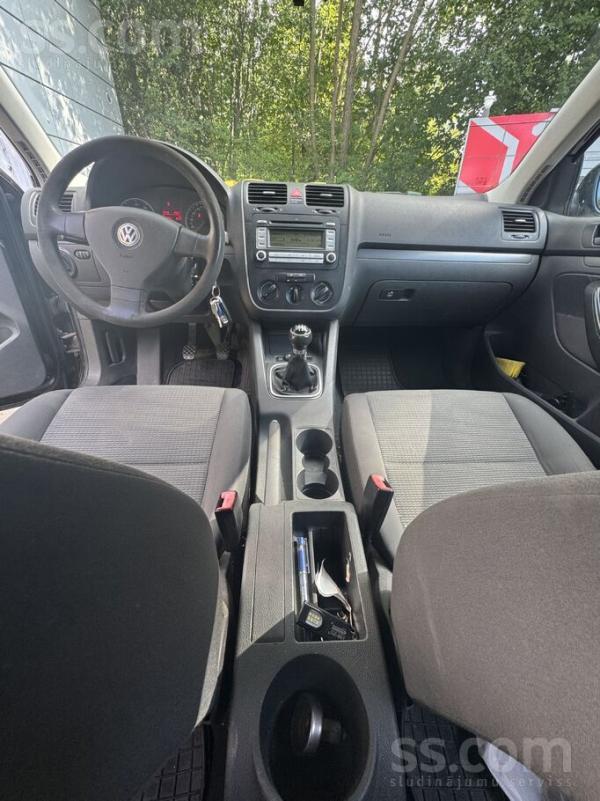 Melns Volkswagen Jetta 2008 Rīga, ar dzinēja tilpumu 1.60 L un nobraukumu 375 tūkst. km par 1360 €, foto 6 vietnē AUTOMOTO.COM.LV