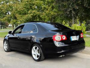Melns Volkswagen Jetta 2008 Kauņa, ar dzinēja tilpumu 1.90 L un nobraukumu 316 tūkst. km par 2000 €, foto 4 vietnē AUTOMOTO.COM.LV