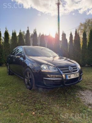 Black Volkswagen Jetta 2008 in Riga, with an engine capacity of 1.90 L and mileage of 300 thousand km for 2250 €, photo 3 on AUTOMOTO.COM.LV