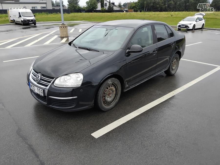 Melns Volkswagen Jetta 2008 Panevēža, ar dzinēja tilpumu 1.90 L un nobraukumu 440 tūkst. km par 850 €, foto 1 vietnē AUTOMOTO.COM.LV