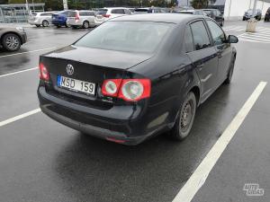 Melns Volkswagen Jetta 2008 Panevēža, ar dzinēja tilpumu 1.90 L un nobraukumu 440 tūkst. km par 850 €, foto 5 vietnē AUTOMOTO.COM.LV
